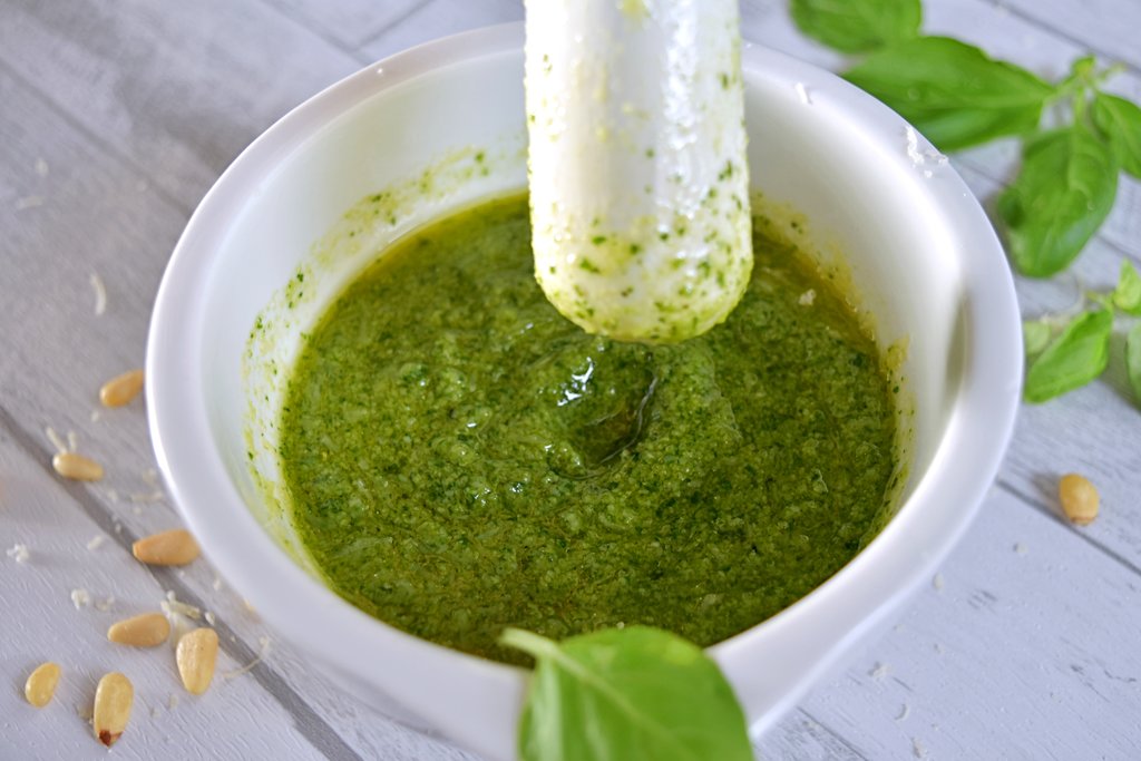 Pesto de busuioc - hayateria