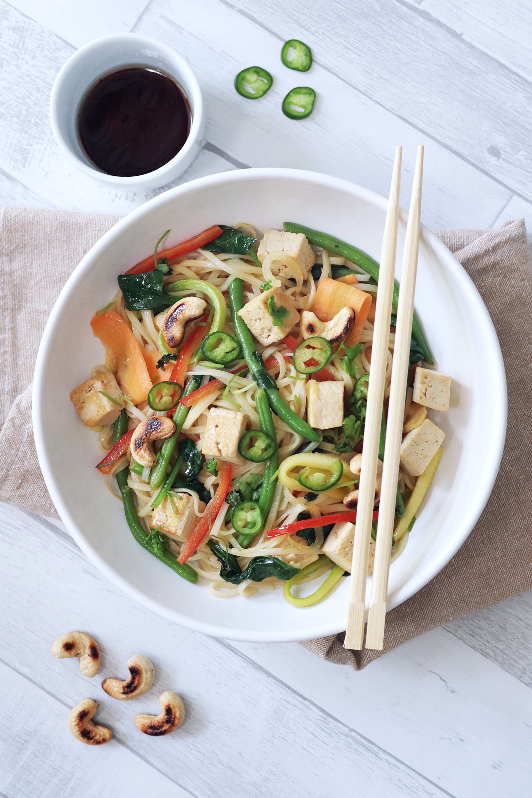 Stir-fry cu tofu, legume si caju - hayateria