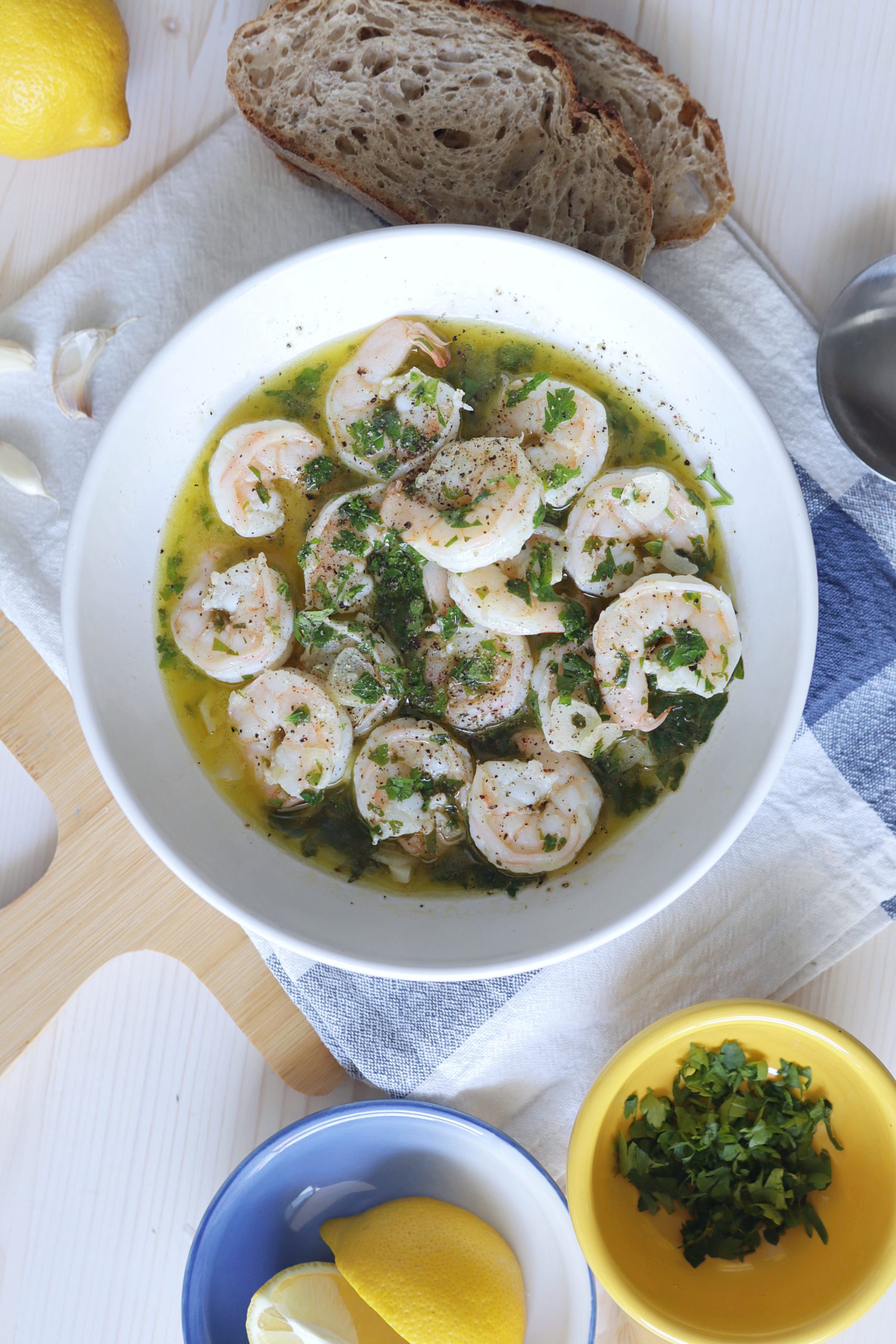 Creveti in sos de vin si lamaie - hayateria